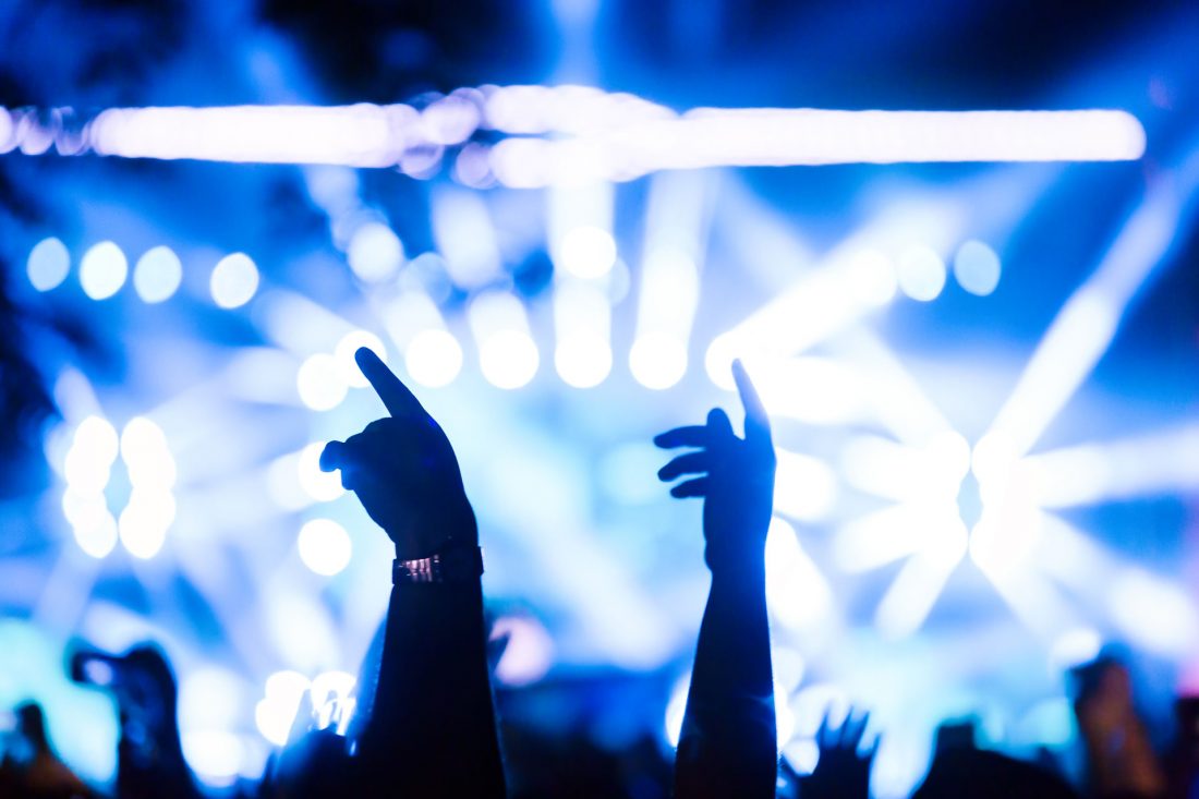 Radijo stotis „Power Hit Radio“ tiesiogiai internetu